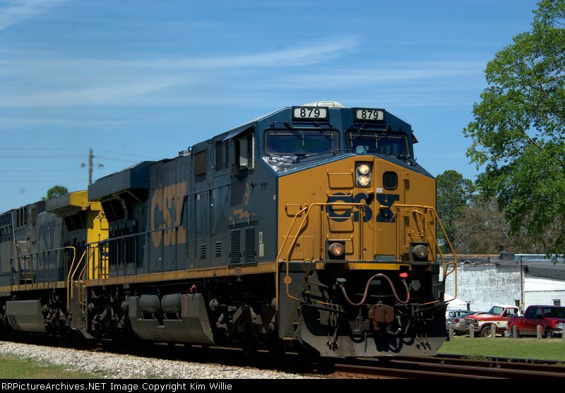 CSX 879